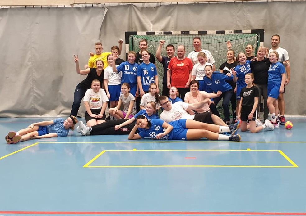 Kausikertomus 2019-2020 D-Tytöt - Atlas Handball